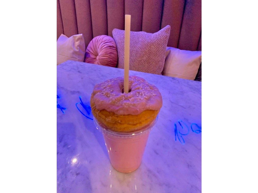 flamingo-caffe-latte-dona