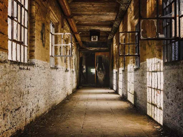 experiencia-de-terror-en-una-mansion-embrujada-casa