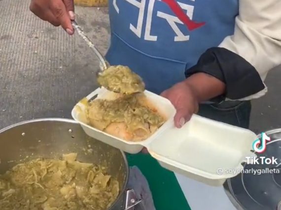 guajolotongo-chilaquiles-mas-tamal