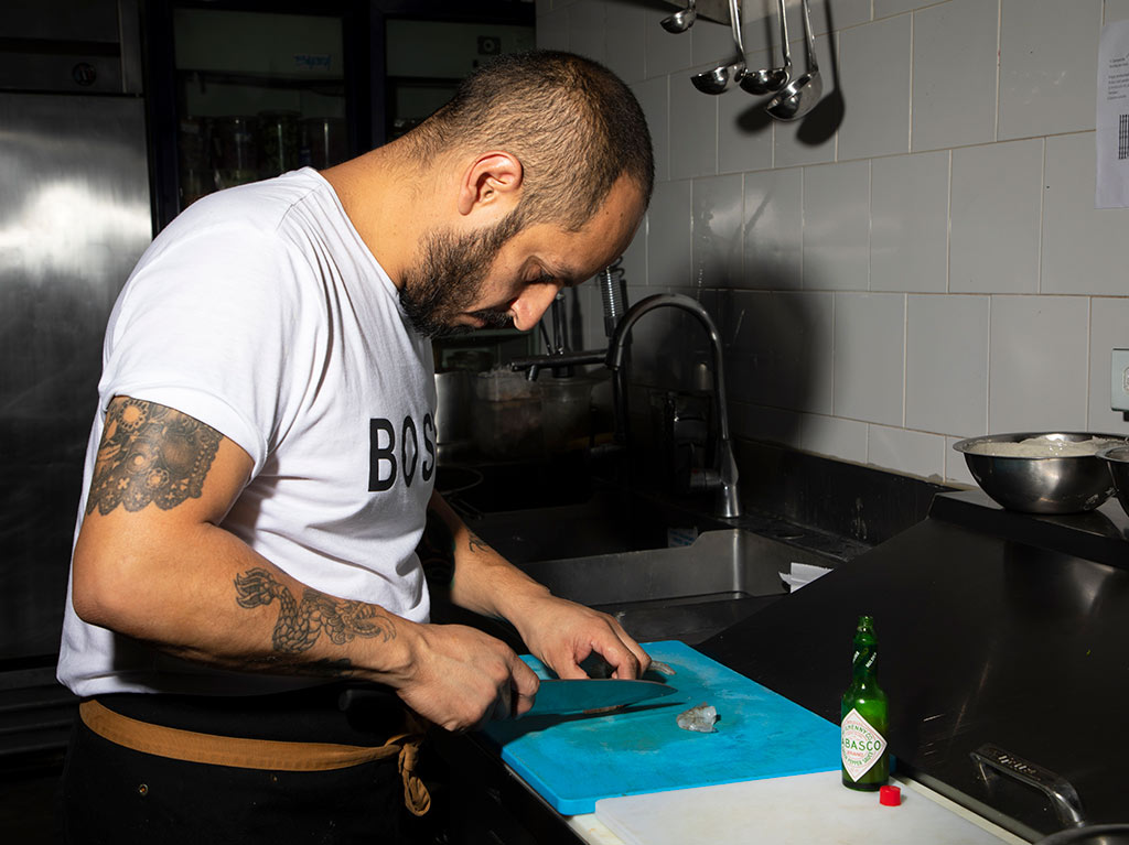 chef-para-comidas-deliciosas-con-amigos-un-aguachile-pescaditos-y-un-coctel