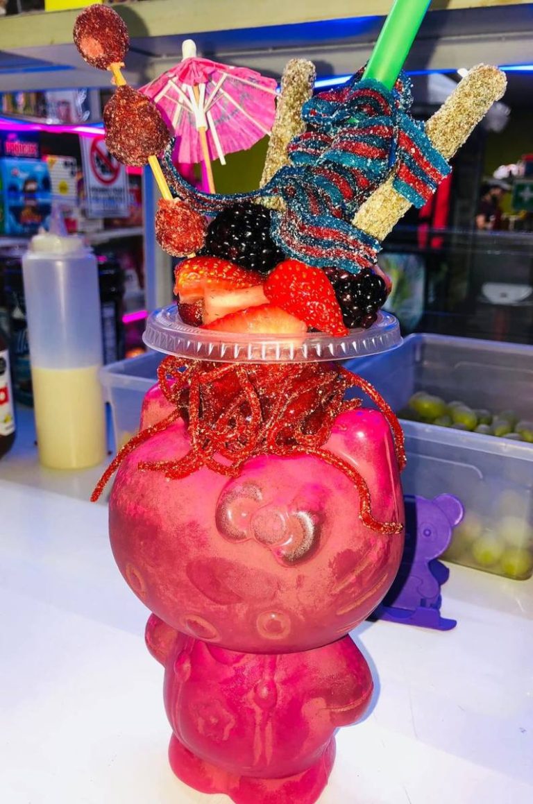 conoce-el-frappe-de-hello-kitty-mas-de-1-litro-de-pura-dulzura-1