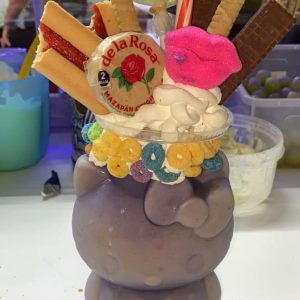 conoce-el-frappe-de-hello-kitty-mas-de-1-litro-de-pura-dulzura-2