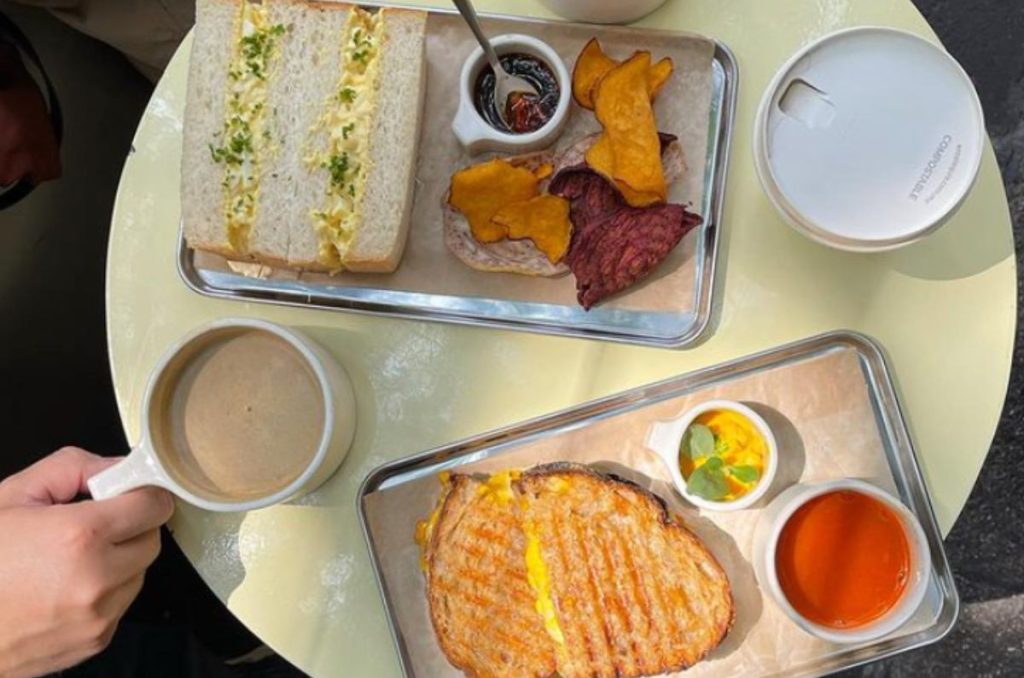 kiyo-cafe-mesa