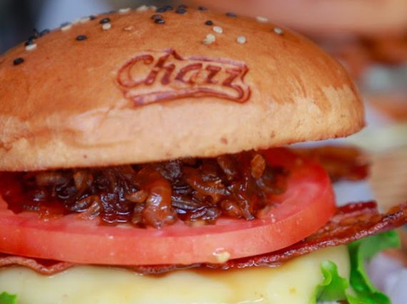caele-a-la-burger-party-que-esta-organizando-chazz-hay-nueva-hamburguesa-3