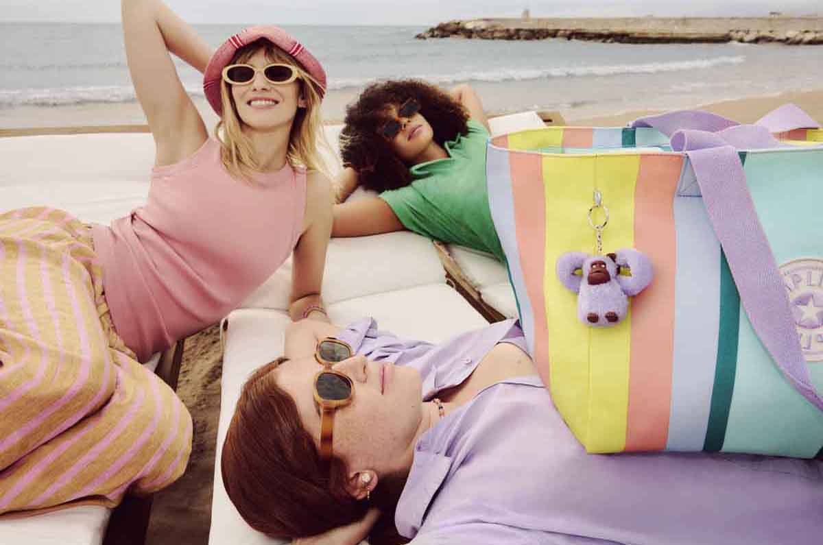 Las nuevas bolsas ligeras de Kipling para el verano